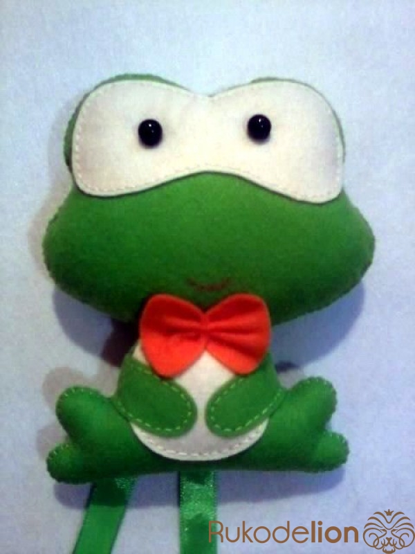 игрушки на кроватку