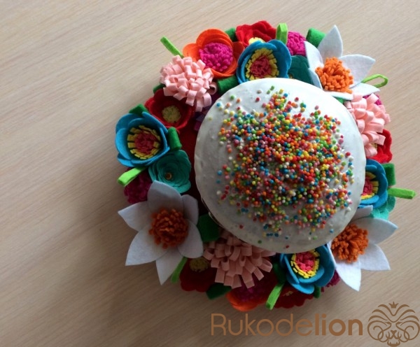 Подставка под кулич